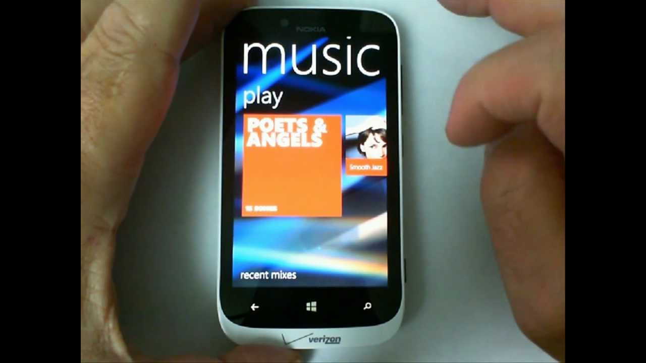 Browsing Music on Your Windows 8 Phone